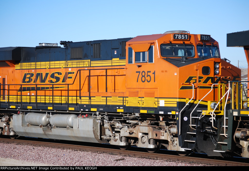 BNSF 7851 rolls into the BNSF Barstow yard as a # 3 unit on a eastbound Z.